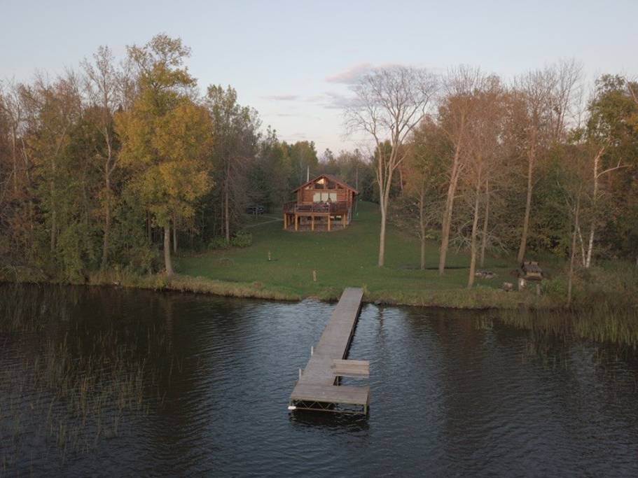 log cabin on lake 3 – Girl of 10,000 Lakes
